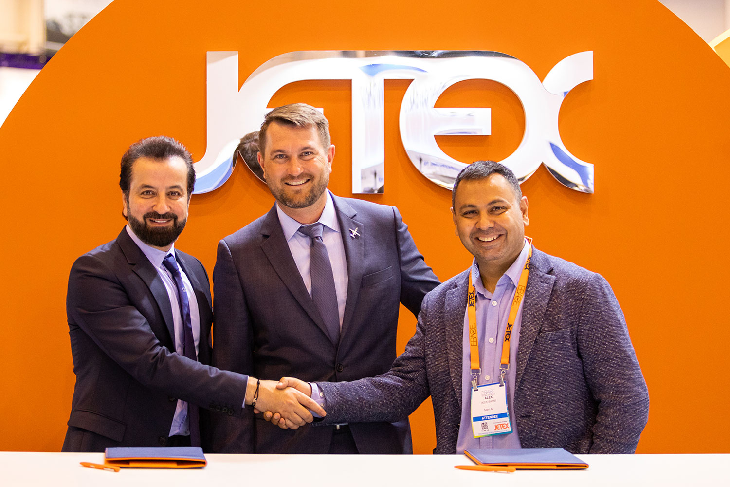 Mavi Air signs Loi for two Hondajets with Jetex at EBACE 2022 ...